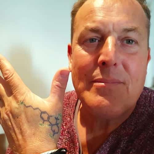 Peter O'Rourke using medicinal cannabis against terminal lung cancer ...